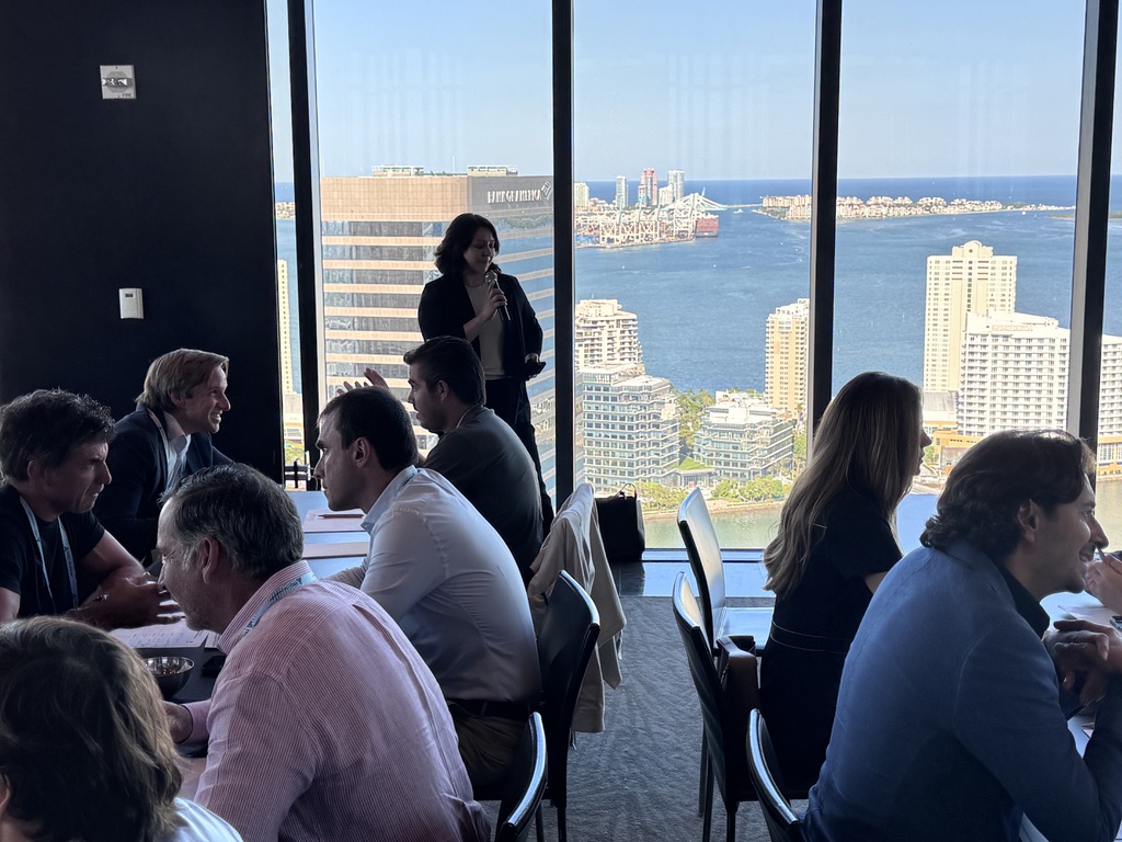 How Peer-to-Peer Learning Enhances Networking Value - Speed Networking